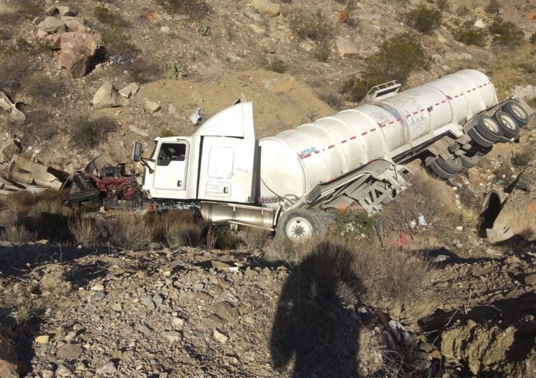 Volcadura de tráiler: Un lesionado - Juárez Digital
