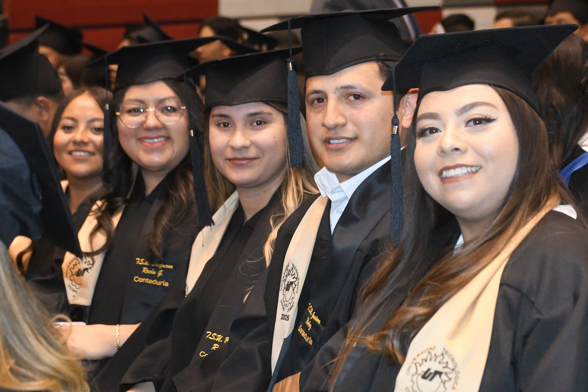 Se graduaron 901 ingenieros y licenciados de la Universidad Tecnológica ...