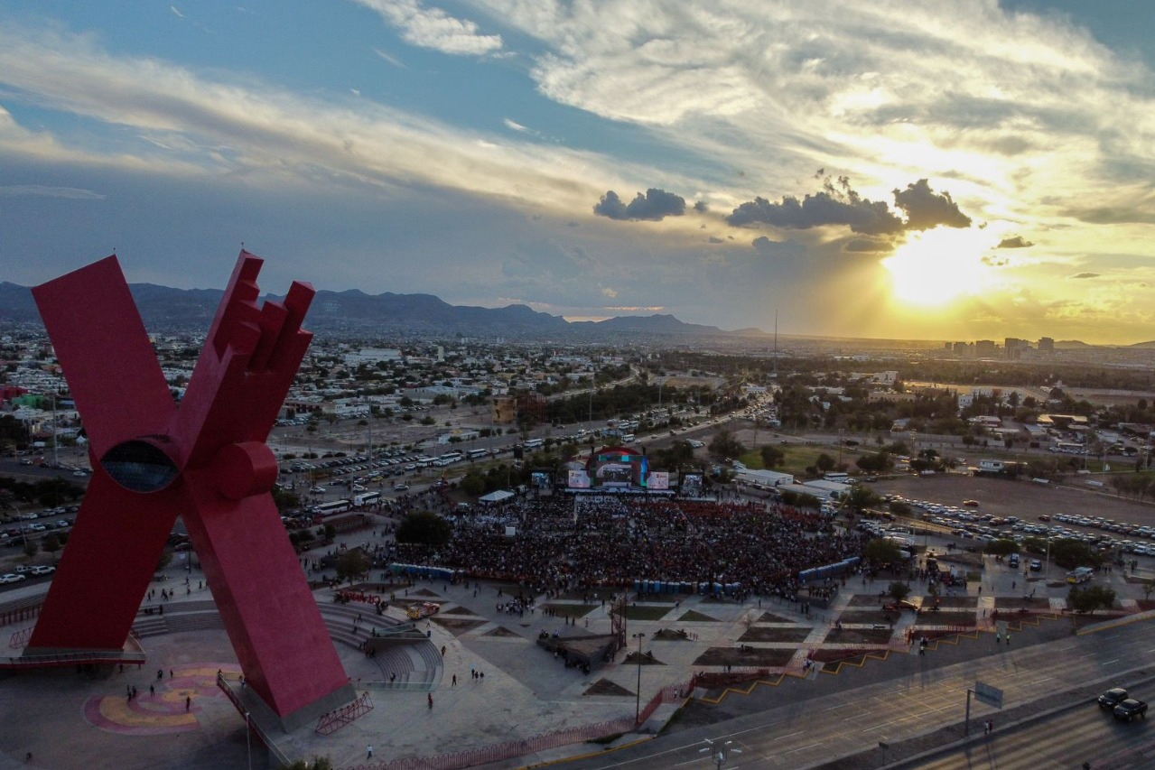 Cumple doce años el monumento La X - Juárez Digital