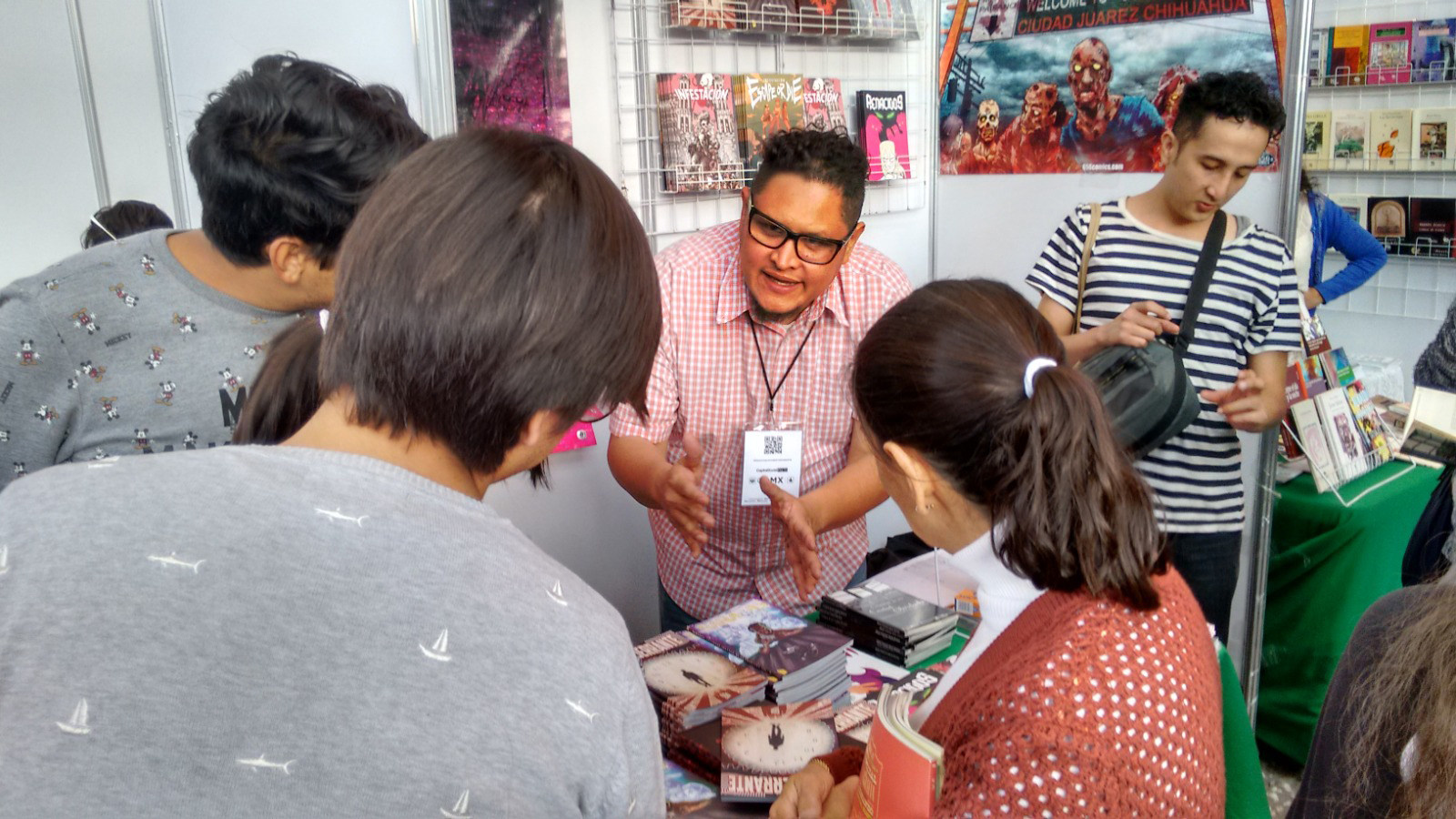 El artista que plasma la realidad de la frontera en sus cómics - Juárez ...