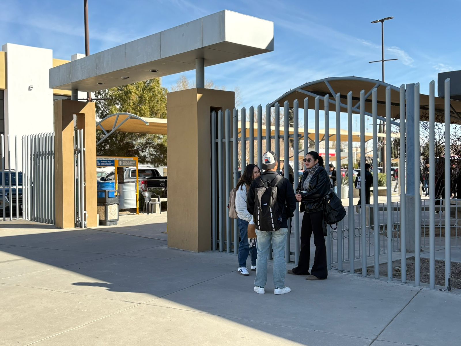 Indio Bus: El transporte que ayuda a los alumnos a seguir estudiando ...
