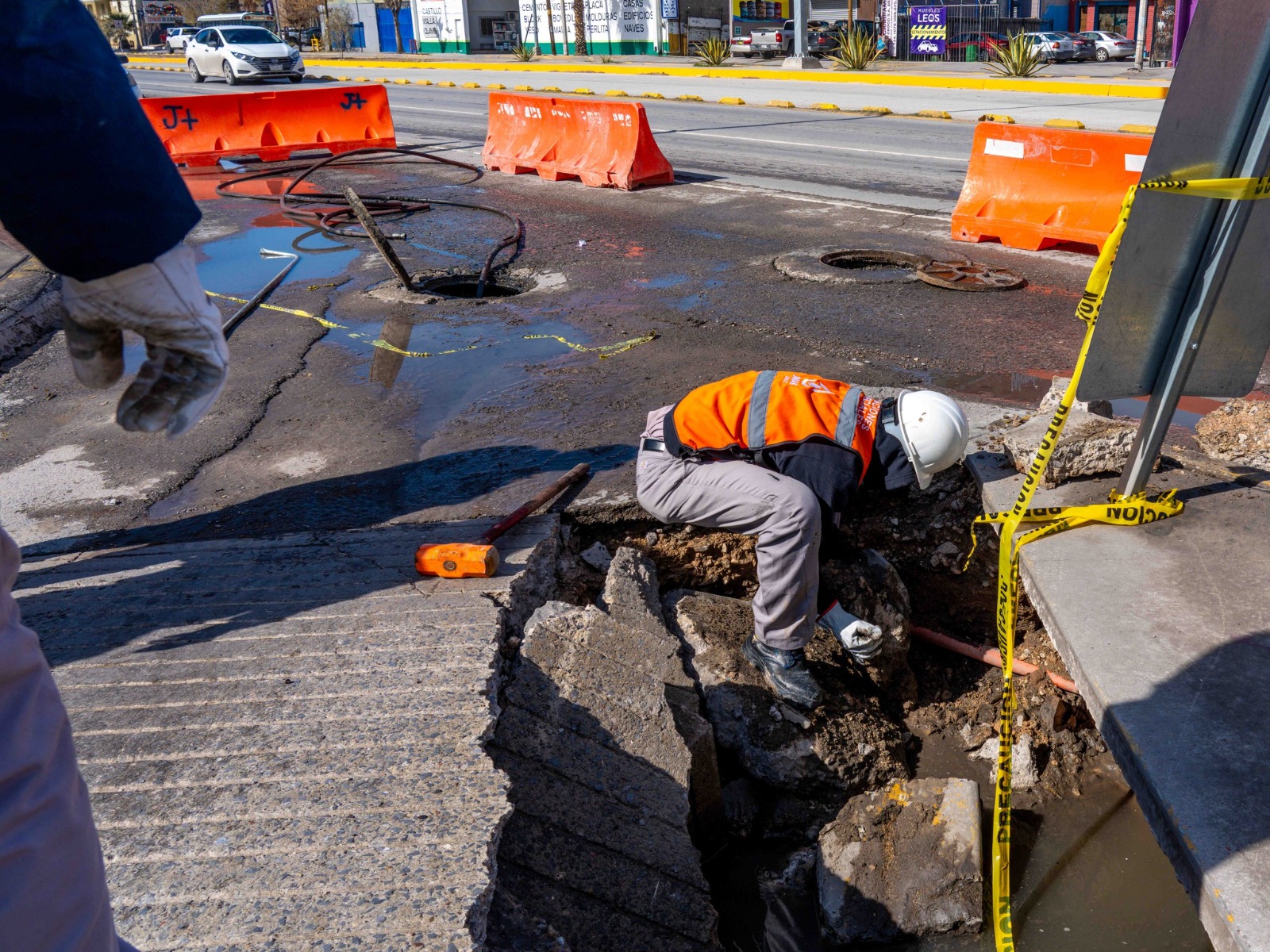 Las intensas lluvias dejaron más de 10 socavones - Juárez Digital