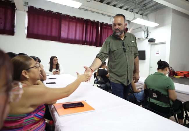 Visita alcalde a usuarios de Centro Comunitario Riberas del Bravo ...